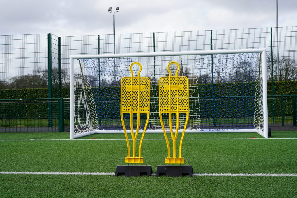 Free Kick Men - 3 sizes - Stadia Sports